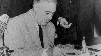 Japanese Internment Camps | Teaching with Primary Sources :: Resources ...